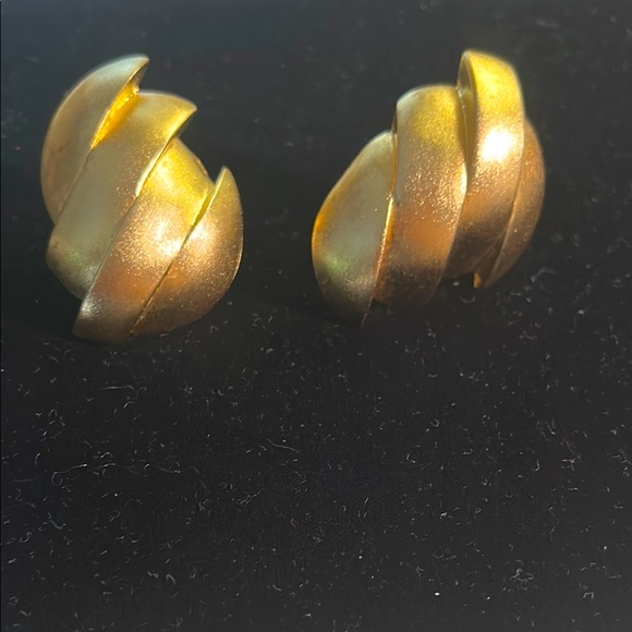 LEE WOLFE | Jewelry | Vintage Retro Lee Wolfe Clip On Brushed Matt ...